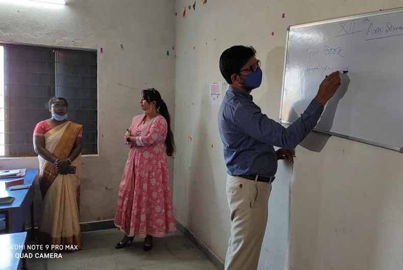 Meet Abu Imran (IAS) who promotes education in Jharkhand | ummid.com