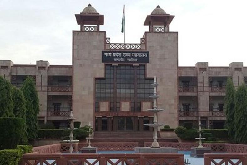 Madhya Pradesh: Violence in Jabalpur court after lawyer commits suicide ...